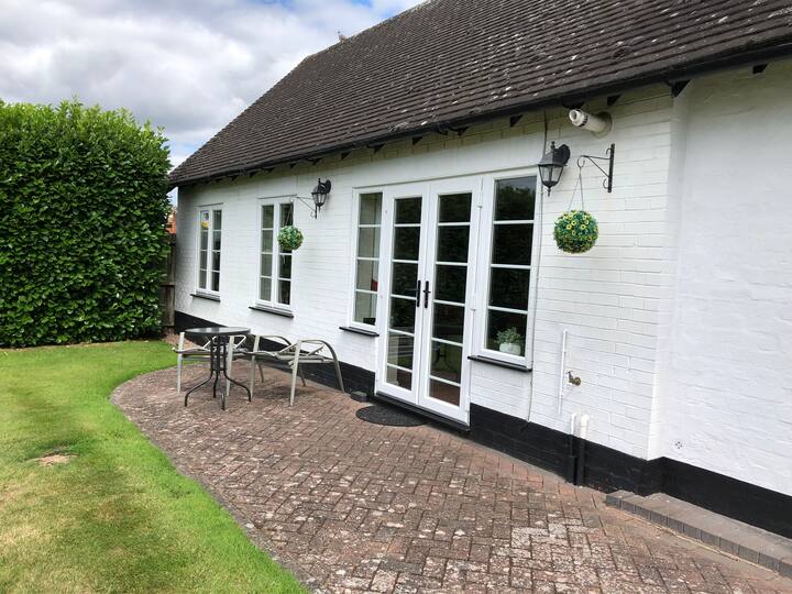 The Burrow At Sunnyhill House, Wychbold : - Bromsgrove