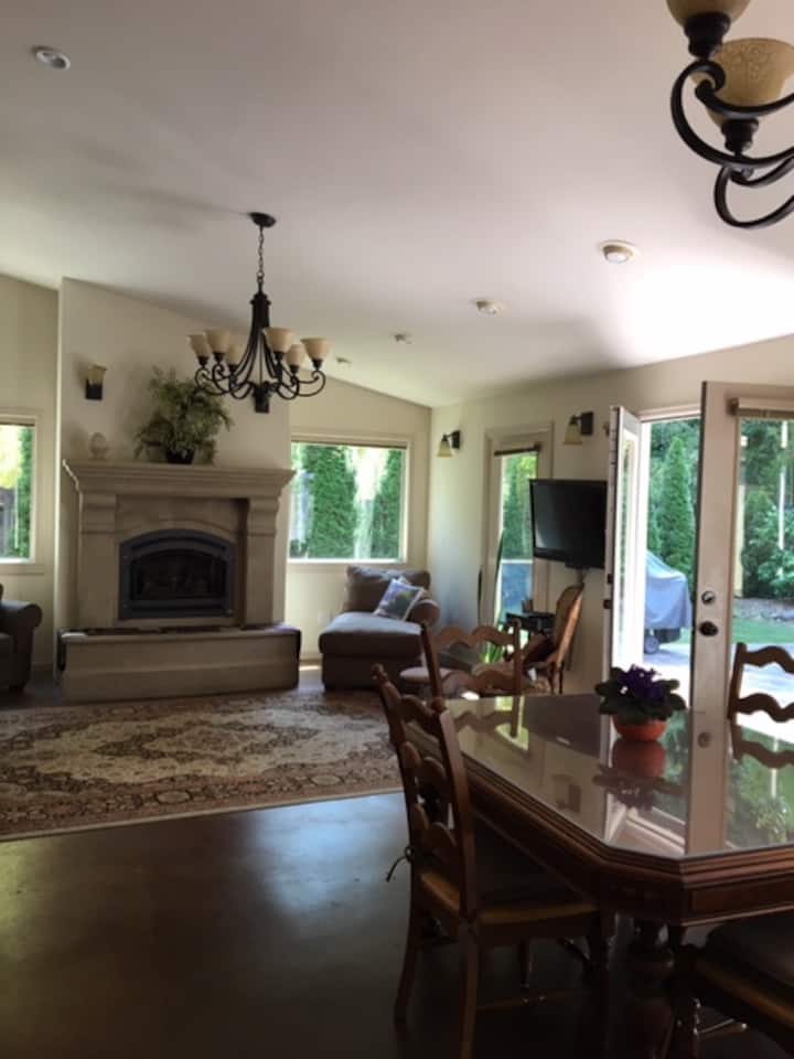 Best Of Seattle And Bellevue, 4 Bedroom Estate - Bellevue, WA