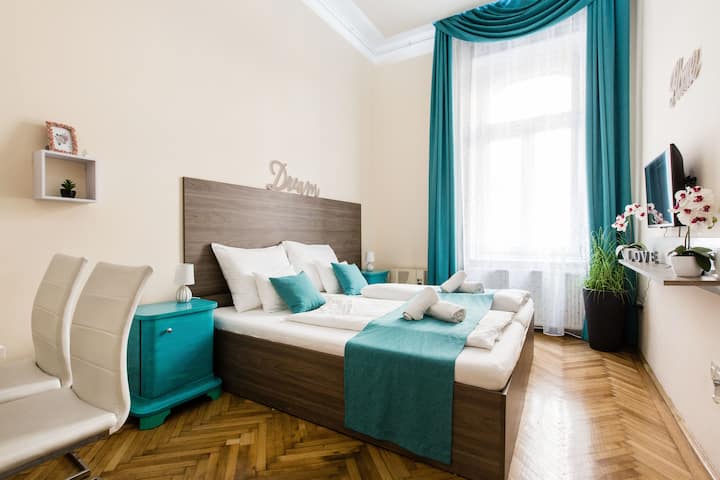 2 Flats In 1:  6beds+2bathr+washer&dryer@basilica - Budapest