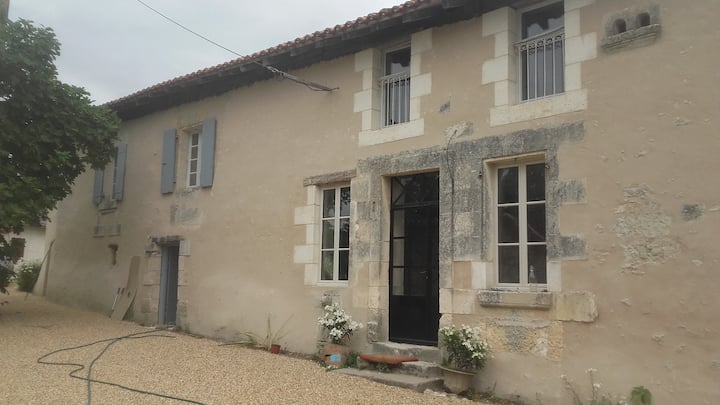 Maison Chaleureuse Avec Vue Magnifique - Aubeterre-sur-Dronne