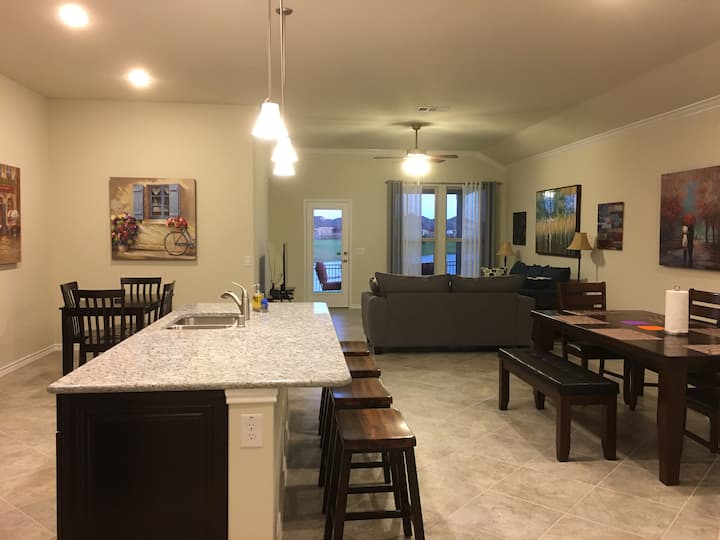 Lakefront Home (3br/2b) In Katy (West Houston) - Katy, TX