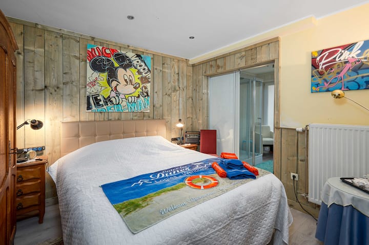 Kamer Met 2-pers. Bed En Badkamer - Blankenberge