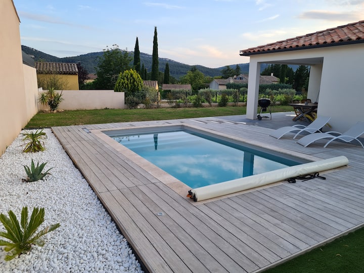 Belle Villa, 3 Chambres Avec Piscine. - Gémenos