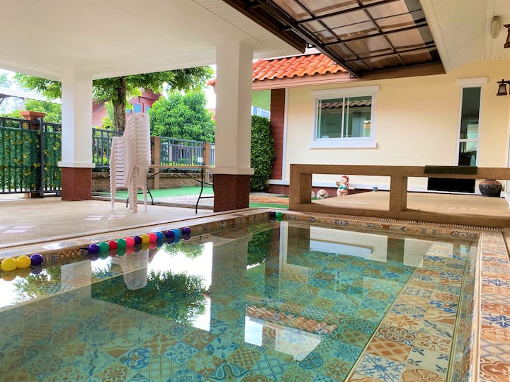 Private Jacuzzi Pool Villa -- H.61 - Rayong