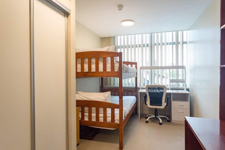 Kids Love Bunks And Great Location With Carpark! - Auckland