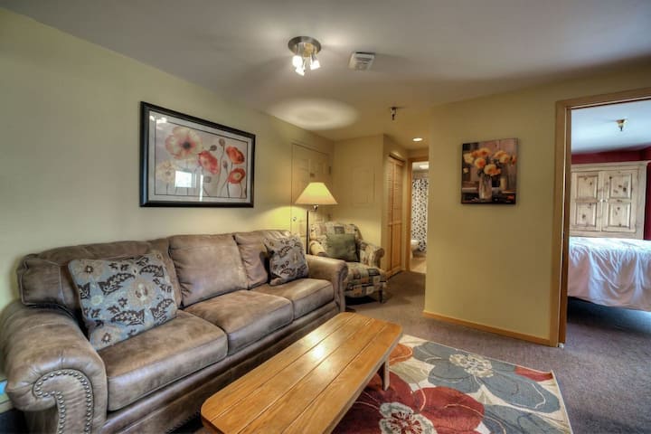 Ski In / Ski Out - The 4 O'clock Flat At Tyra - Breckenridge, CO