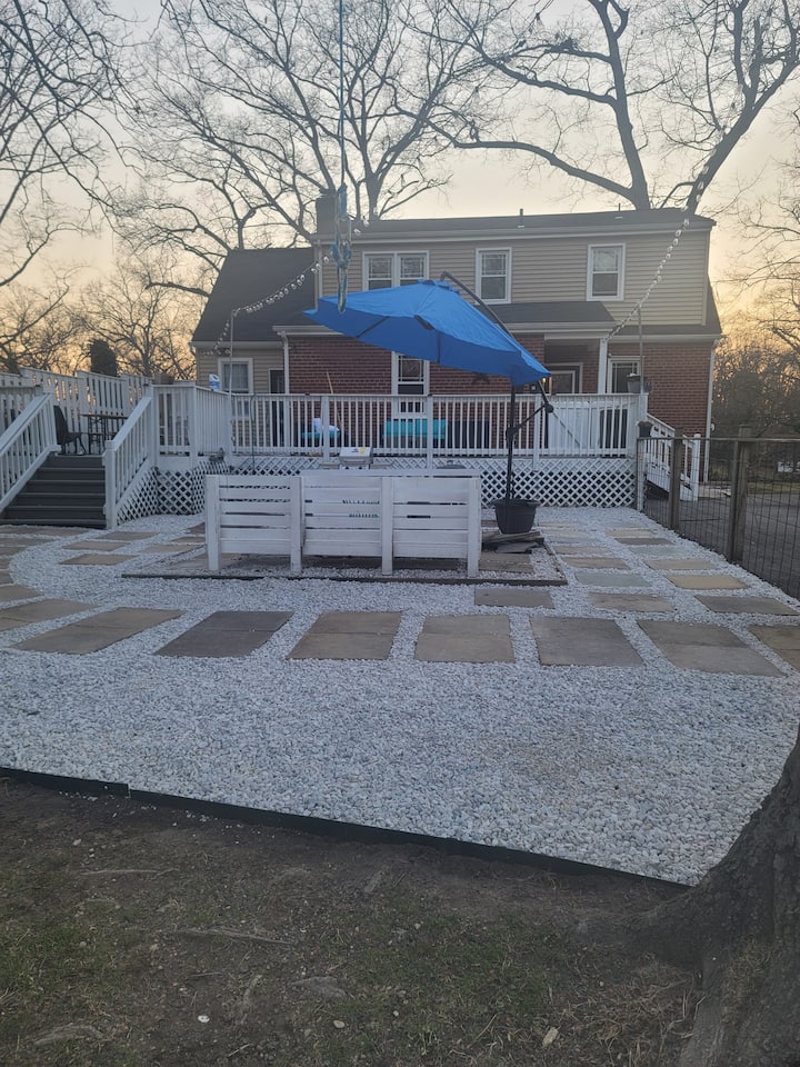Backyard Retreat Waiting For You And Your Family. - Waldorf, MD