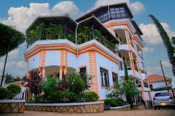 Almiki Courts Bed & Breakfast - Kampala