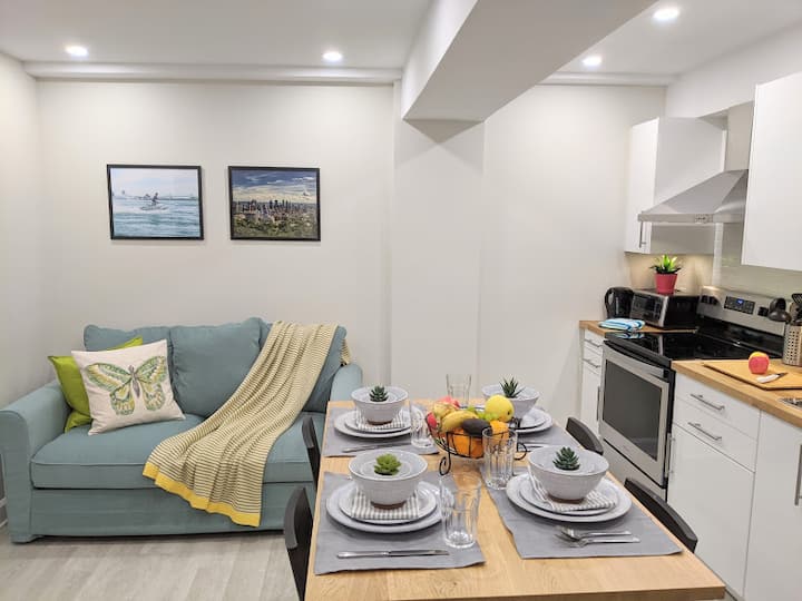3 Bedroom Apartment - Recently Renovated! - Dorval