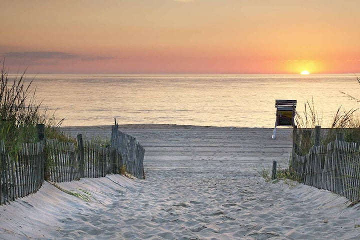 Slip Off Your Sandals And Relax In Bethany Beach - Bethany Beach, DE