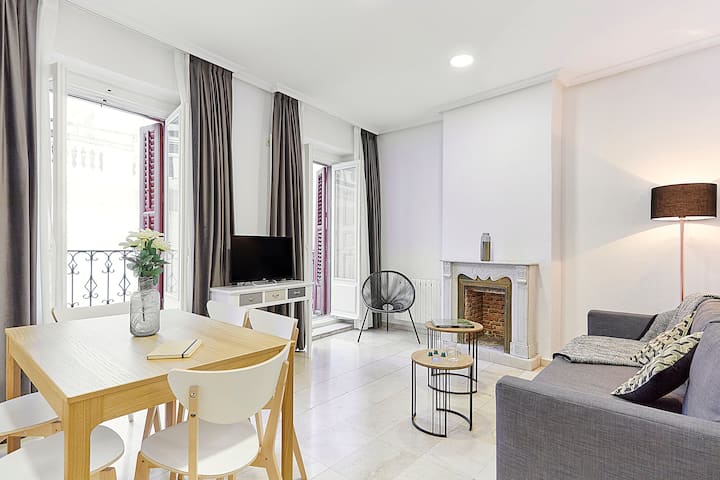 Xviii. Apt. On Gran Vía – Perfect For Families! - Madrid