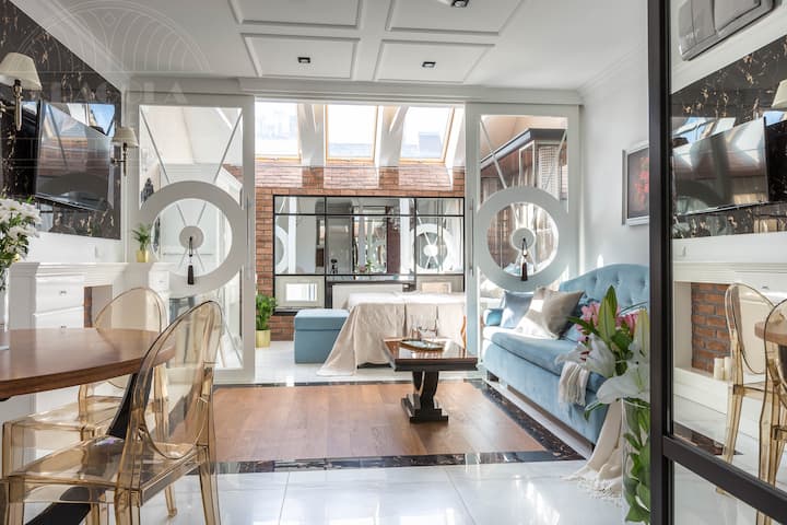 Glamour Studio With Free-standing Bathtub - Krakau