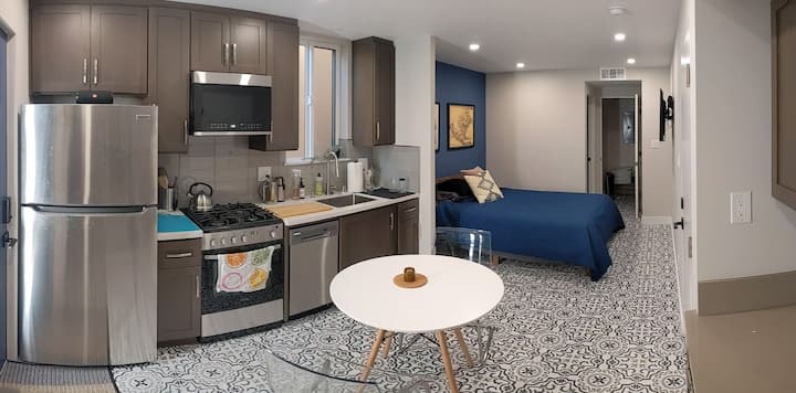 The Suite On Camden Street! Pet Friendly. - Oakland, CA