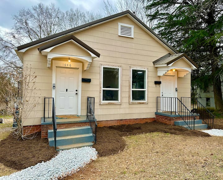 Washer/dryer, Smart Tv, Blackout Shades, Desk - Hickory, NC