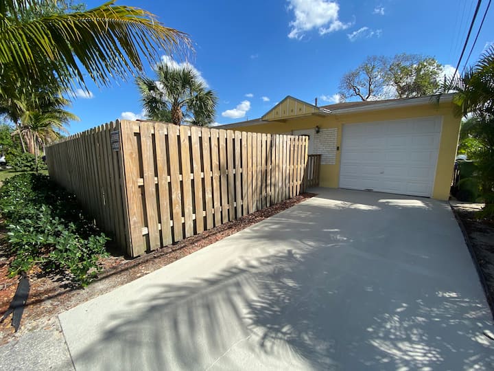 Fort Lauderdale Florida Beach Vibe Hangout - Davie, FL
