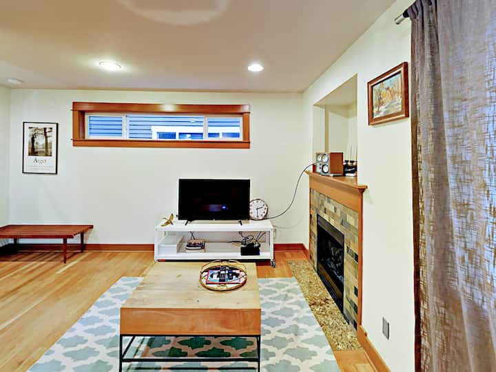 Fremont & Woodland Park Zoo Cozy Living - Pinehurst - Seattle