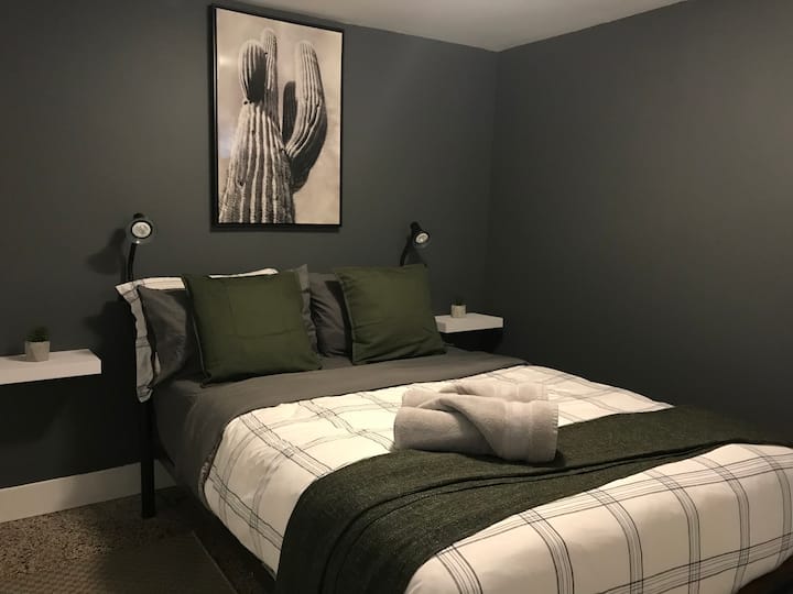 The Cozy Cactus - Quebec