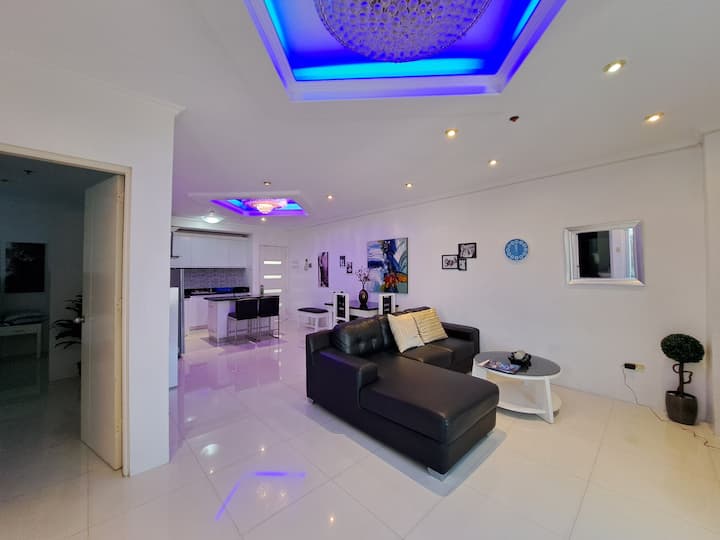 Downtown 1br In Kandi Tower 1&2, With Balcony - Angeles