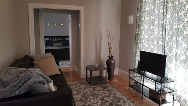 Urban Apartment In Rockridge Neighborhood - El Cerrito, CA