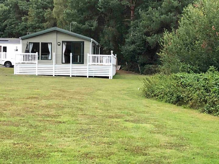 Beautiful  Lodge On Oakdene Forest Park, Hants - Ringwood