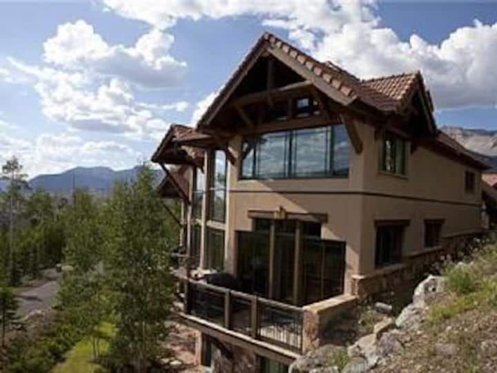 Pine Meadows 138- Gorgeous Ski-in/ski-out Condo W/hot Tub & Views - Telluride, CO