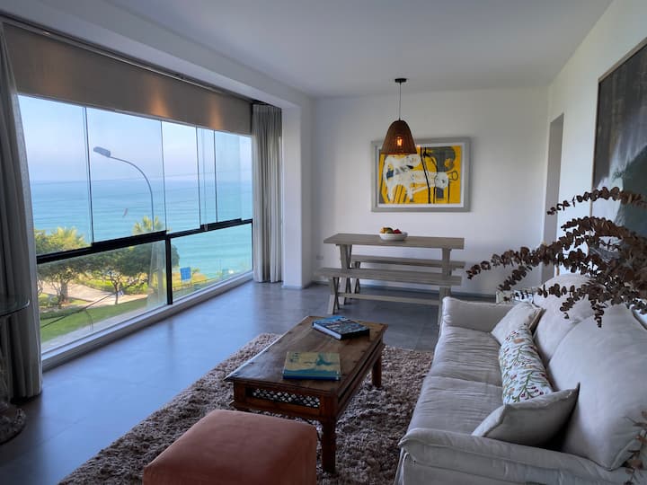 Oceanfront Malecon Apartment | 5 Min To Larcomar - Lima