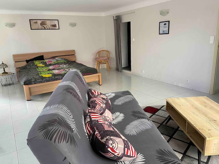 Appartement / Studio De 75 M2 - Le Cannet