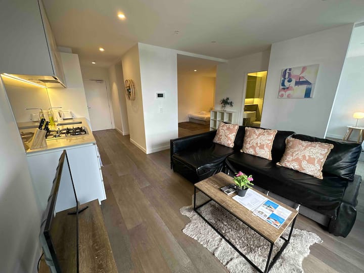 Oversized Cbd 1br+study –Fast Wifi, Desk & Balcony - Melbourne