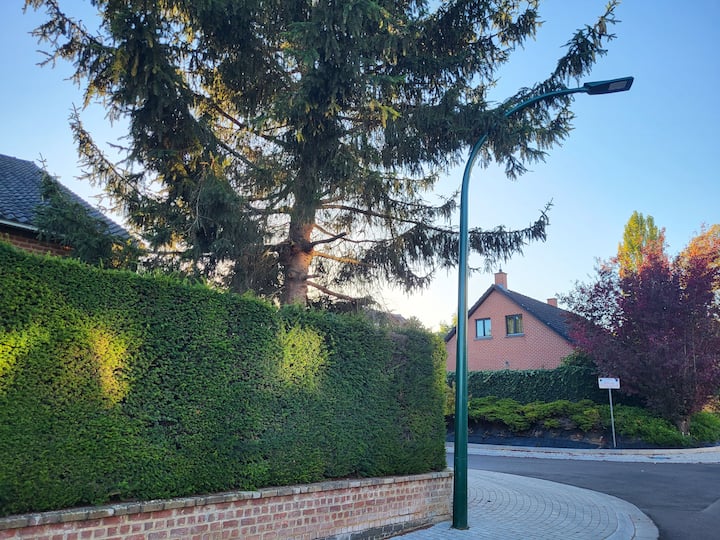 Quiet Rooms In House By Rhode-saint-genèse Station - Brabant Wallon