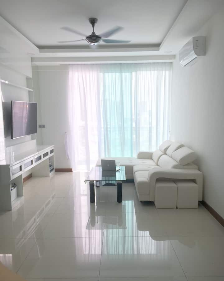 Lovely Condo Near Jb/sg Ciq With 3 Free Parking - Woodlands