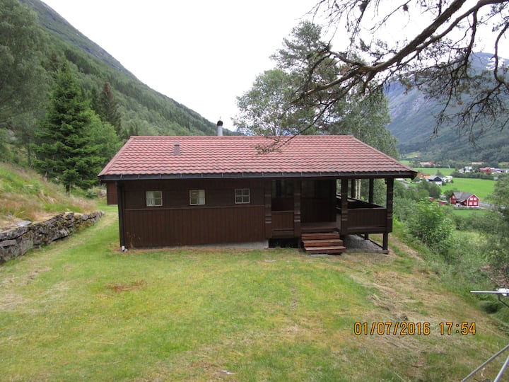 Møllehaugen-fossestua - Loen