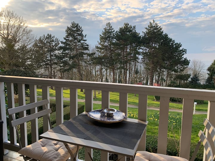 Charmant Studio, Large Terrasse, Calme, Vue Mer. - Trouville-sur-Mer