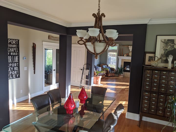 The R & R - Ashland, OR