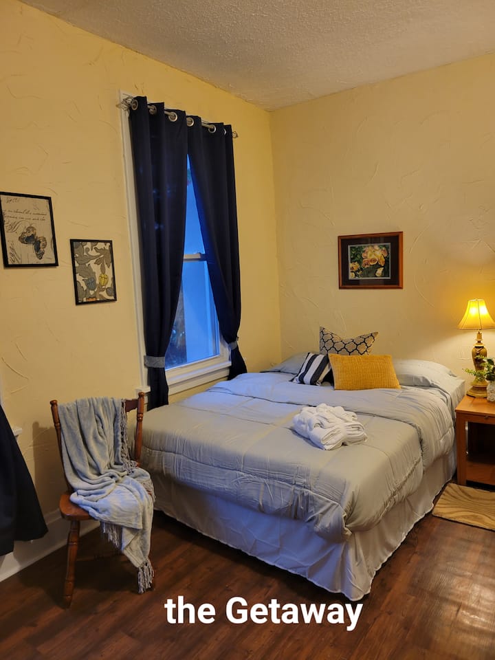 The Getaway With New Queen Bed - Cincinnati, OH