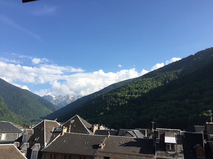 Quiet T2 Bis In The Center Of Bagneres-de-luchon With Balcony And Garage - Bagnères-de-Luchon