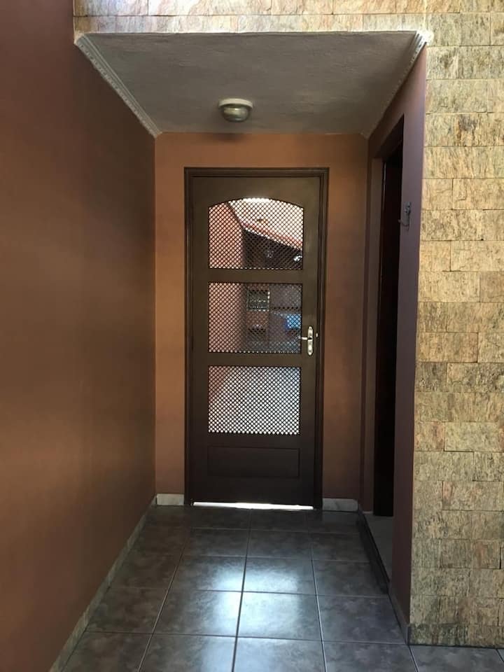 Casa Em Praia Grande, Próx à Praia, Com 2 Vagas. - Sao Vicente, Brazil