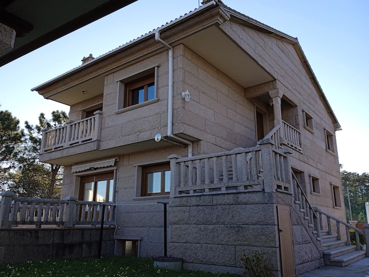 Chalet Situado En San Vicente Del Mar (El Grove) - Ribeira, Galicia