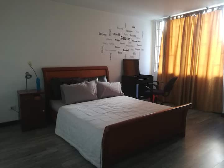 Habitación Extra Grande En Chicó - Bogotà
