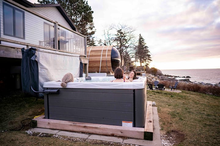 Cosy Oceanfront Cottage- Hot Tub And Sauna - Carters Beach