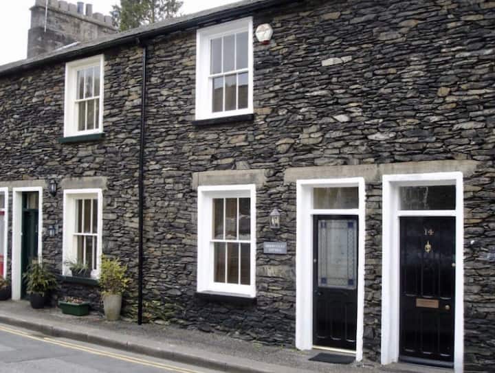 Recently Refurbished Merrylocks Cottage - Windermere