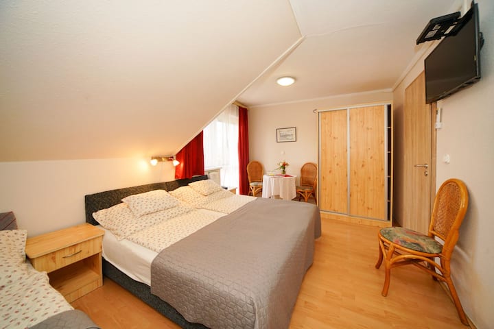 Családias 2 áGyas Szoba Terasszal, éS Zuhanyzóval - Eger