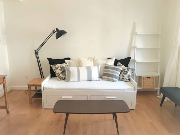 1-bedroom Apartment In The Heart Of Plateau - Montréal, QC