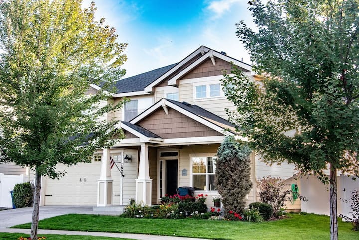 Guest Choice! Spacious & Bright W/ Ev Charger - Post Falls, ID