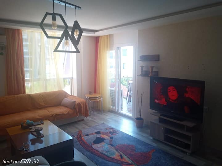 Kuşadası 1+1  Havuz Manzaralı - Kuşadası