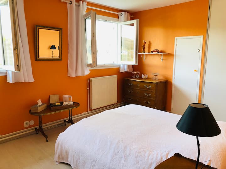 La Chambre Orange - Abbaye De Montivilliers - Le Havre
