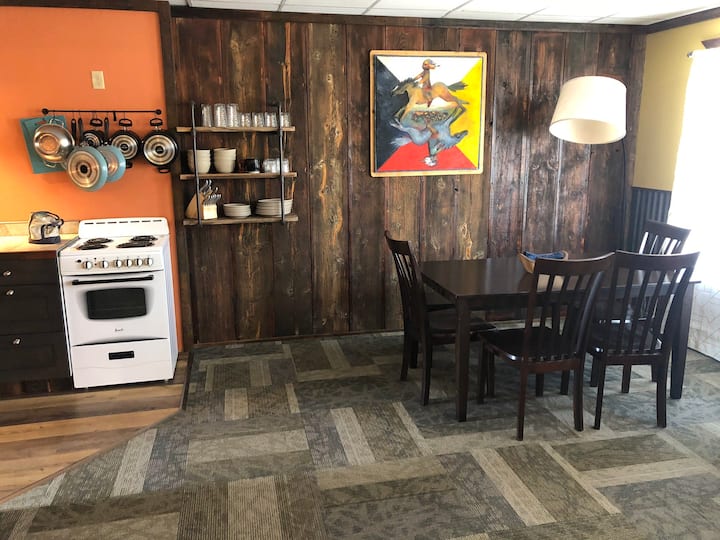 Castle View Loft In Downtown White Sulphur Springs - White Sulphur Springs, MT