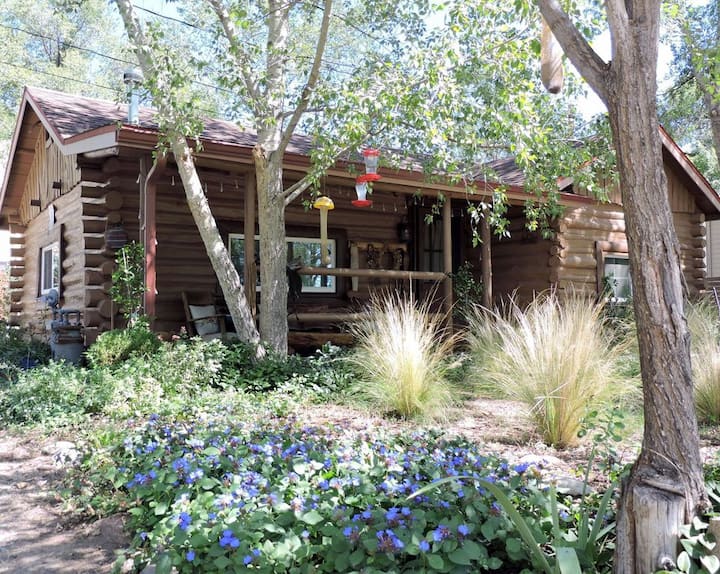 Prescott Hideaway Log Cabin - Prescott, AZ