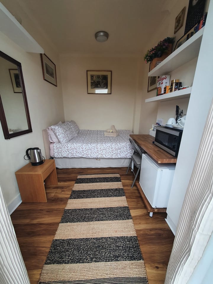 Room In Earls Court Near Tube St. - Estación de Paddington - Londres