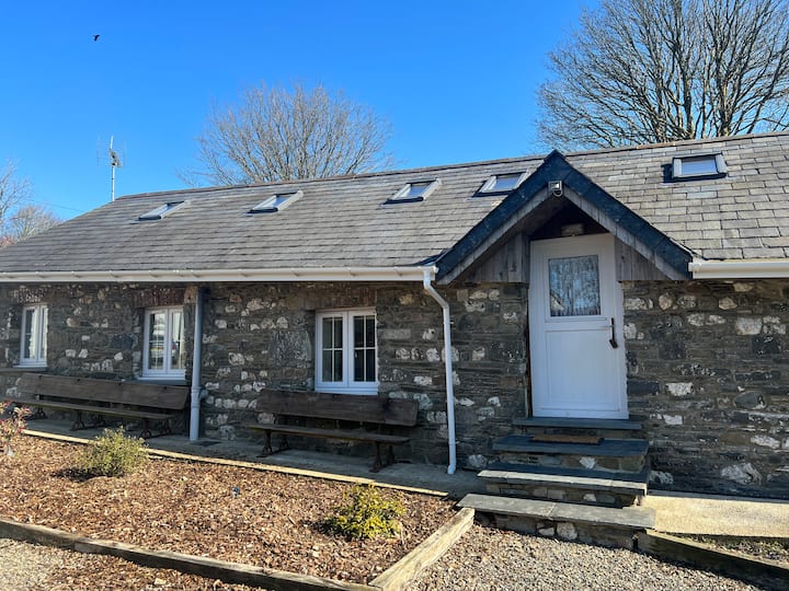 2 Bed Cottage With Hot Tub, West Wales - Wales