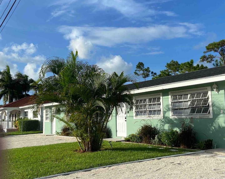 Amani Island Homes 3 Br 2 Bath Sleeps 6/7 - Unit 2 - Nassau